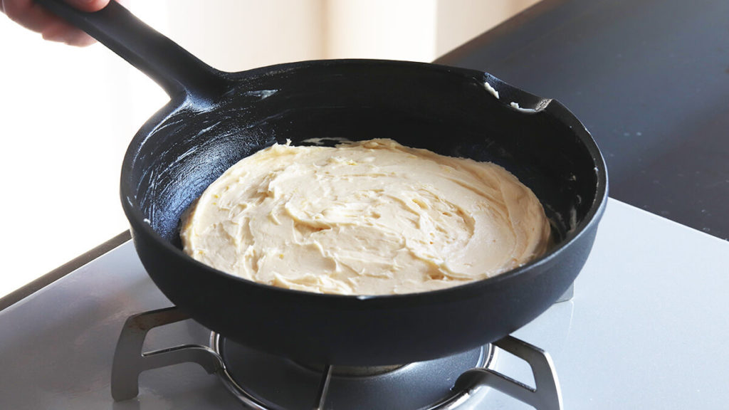 フライパンでレモンケーキ｜レシピと道具で紡ぐ暮らしのメディア‐手、と日々[南部鉄器OIGEN公式]